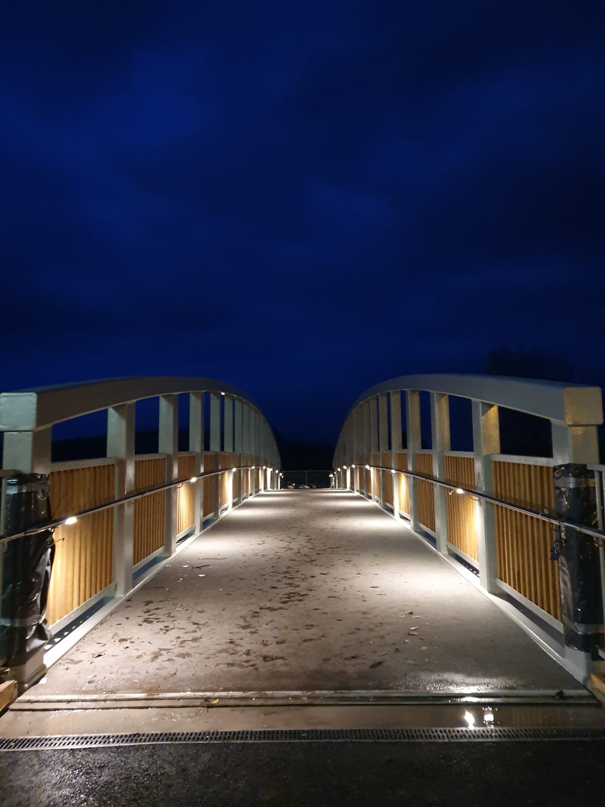 LED Handrails | Illuminated LED Handrails & Balustrades.